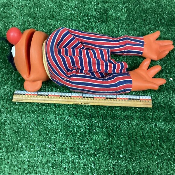 Sesame Street | Toys | Vintage Sesame Street Ernie Hand Puppet 7s ...
